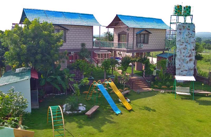 King Farmhouse with Big Lawn Private Pool And Spacious Rooms In Nagpur